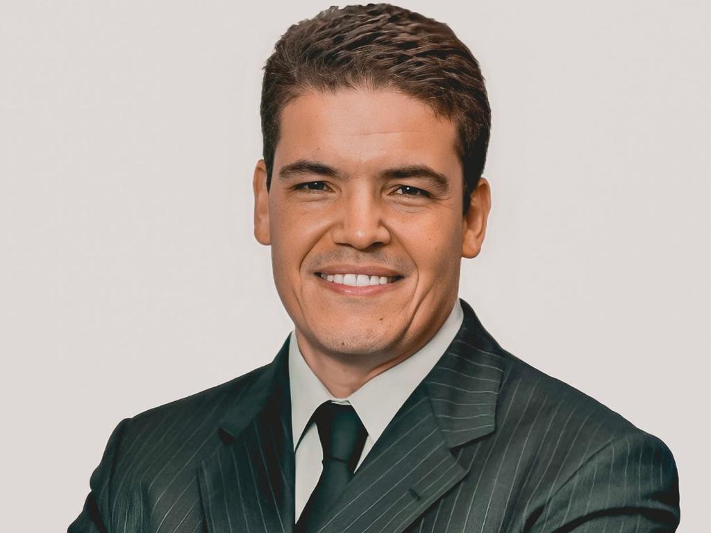 dr adriano leonardi • Folha do Leste